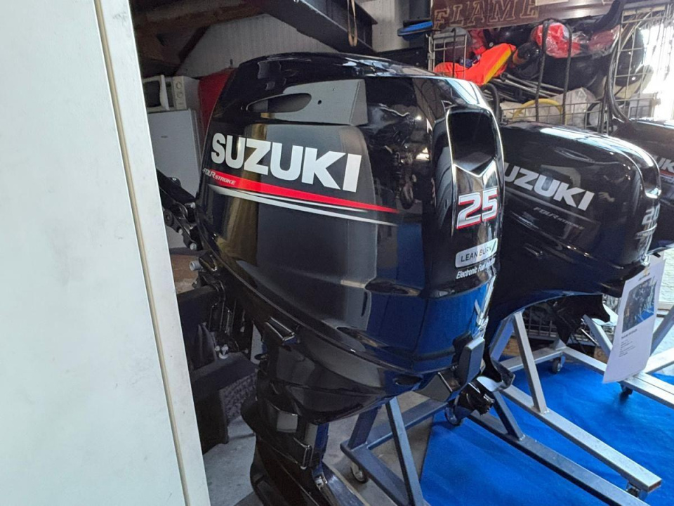 2018 Suzuki DF25AES, EUR 3.950,-
